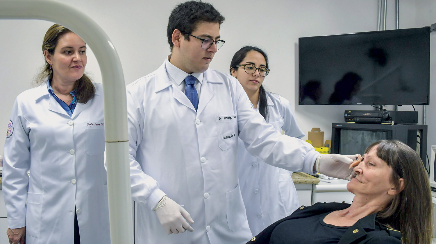 New face for Brazil cancer survivor - Oman Observer