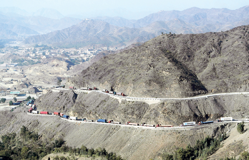 Pakistan closes border crossing with Afghan after mortar fire - Oman ...