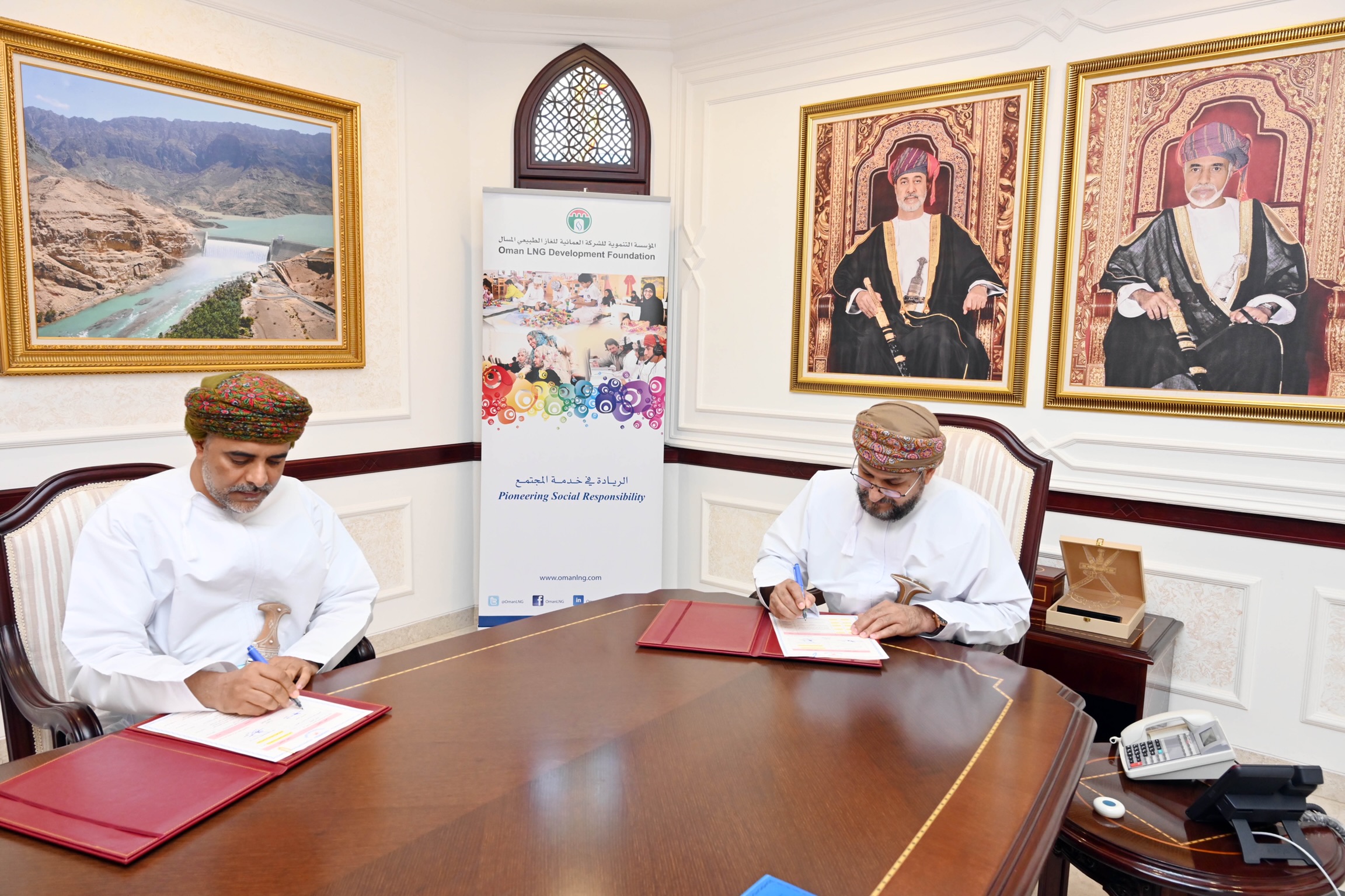 Oman LNG, MRMWR ink pact - Oman Observer