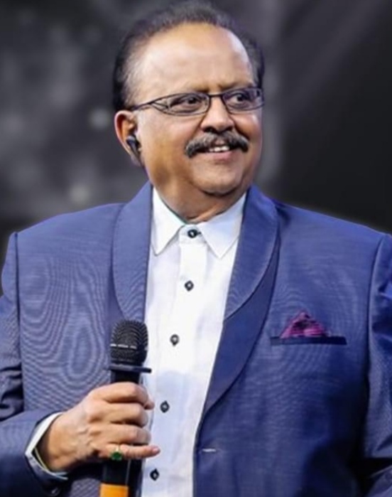 Fans pay homage to legendary singer - Oman Observer