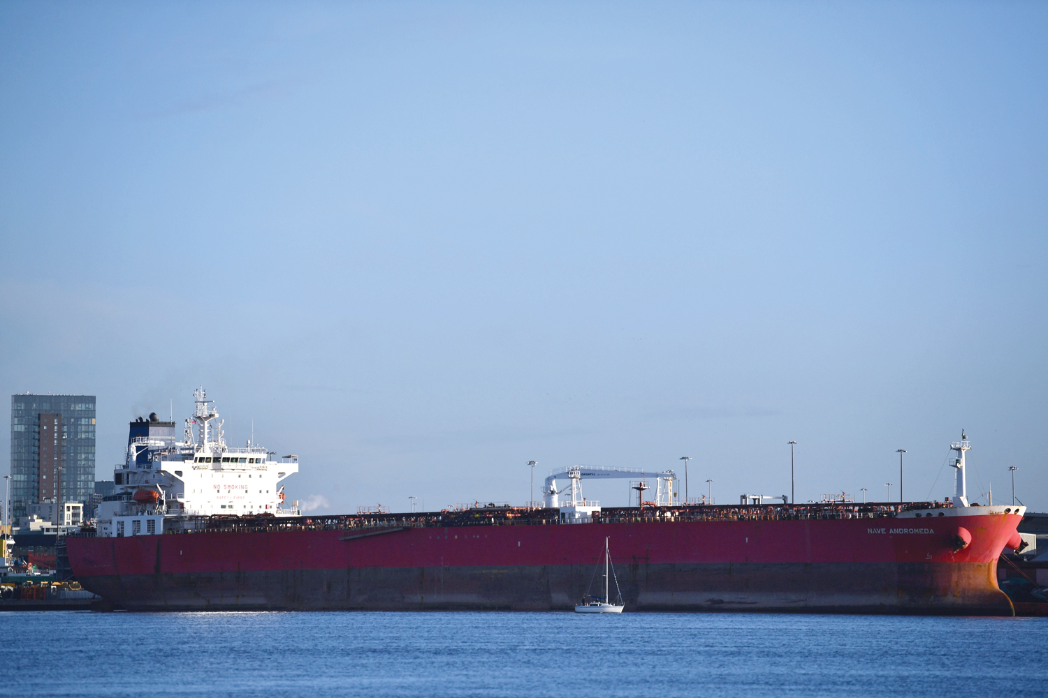 UK special forces storm tanker, detain stowaways - Oman Observer