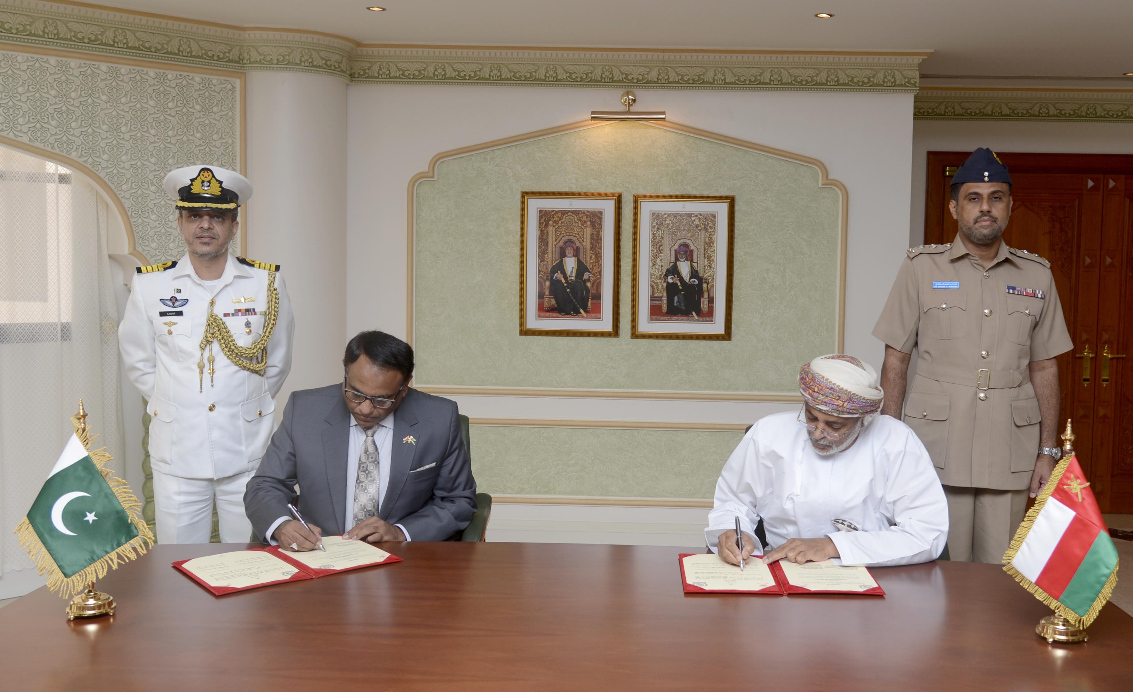 Sultanate, Pakistan sign MoU in military cooperation - Oman Observer
